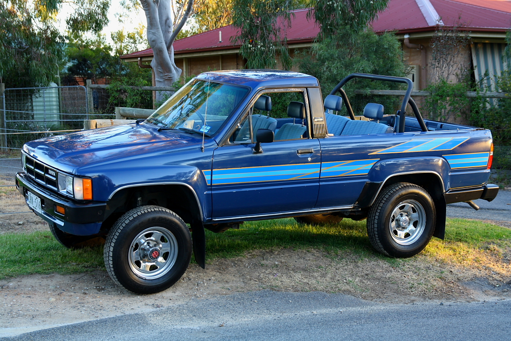 80sHERO: A blue run run..